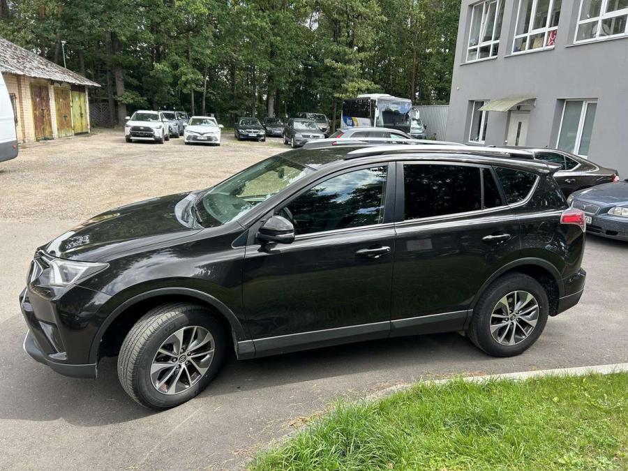 Brūns Toyota RAV4 2018 Viļņa, ar dzinēja tilpumu 1.99 L un nobraukumu 133 tūkst. km par 17200 €, foto 8 vietnē AUTOMOTO.COM.LV
