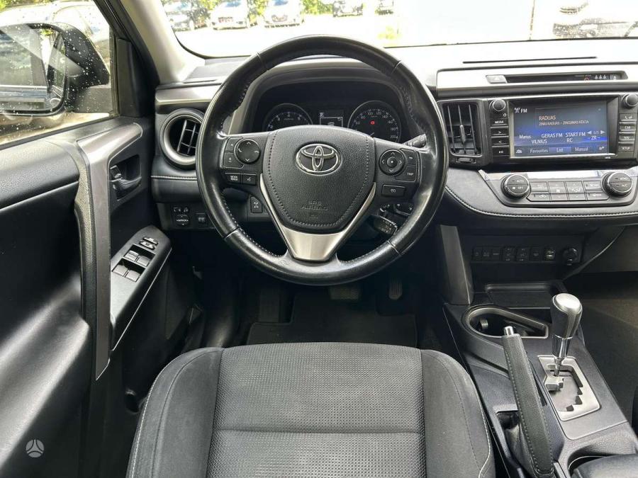 Brūns Toyota RAV4 2018 Viļņa, ar dzinēja tilpumu 1.99 L un nobraukumu 133 tūkst. km par 17200 €, foto 13 vietnē AUTOMOTO.COM.LV