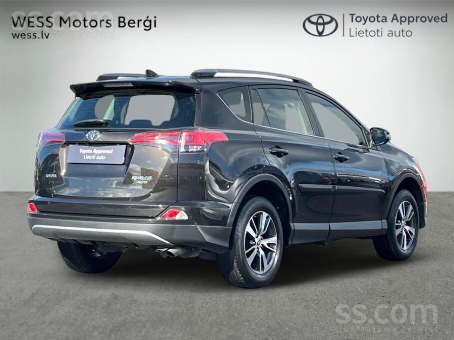 Brūns Toyota RAV4 2018 Rīga, ar dzinēja tilpumu 2.00 L un nobraukumu 136 tūkst. km par 18990 €, foto 3 vietnē AUTOMOTO.COM.LV
