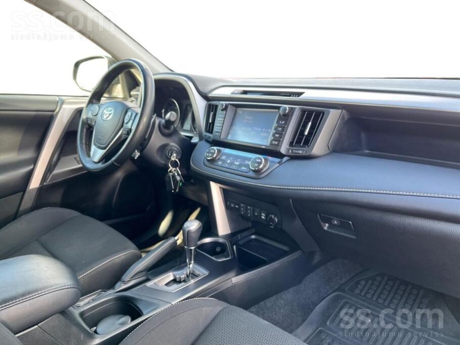 Brūns Toyota RAV4 2018 Rīga, ar dzinēja tilpumu 2.00 L un nobraukumu 136 tūkst. km par 18990 €, foto 7 vietnē AUTOMOTO.COM.LV