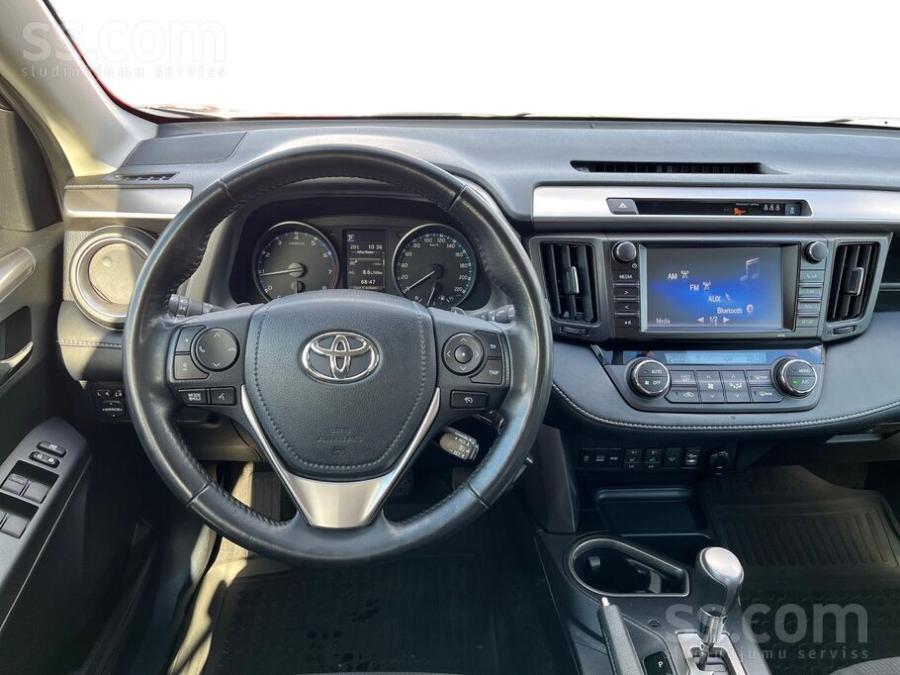 Brūns Toyota RAV4 2018 Rīga, ar dzinēja tilpumu 2.00 L un nobraukumu 136 tūkst. km par 18990 €, foto 10 vietnē AUTOMOTO.COM.LV