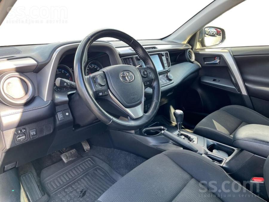 Brūns Toyota RAV4 2018 Rīga, ar dzinēja tilpumu 2.00 L un nobraukumu 136 tūkst. km par 18990 €, foto 12 vietnē AUTOMOTO.COM.LV