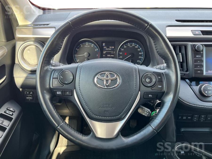 Brūns Toyota RAV4 2018 Rīga, ar dzinēja tilpumu 2.00 L un nobraukumu 136 tūkst. km par 18990 €, foto 13 vietnē AUTOMOTO.COM.LV