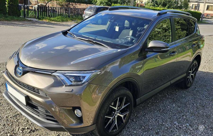 Brūns Toyota RAV4 2018 Šauļi, ar dzinēja tilpumu 2.49 L un nobraukumu 56 tūkst. km par 20500 €, foto 1 vietnē AUTOMOTO.COM.LV