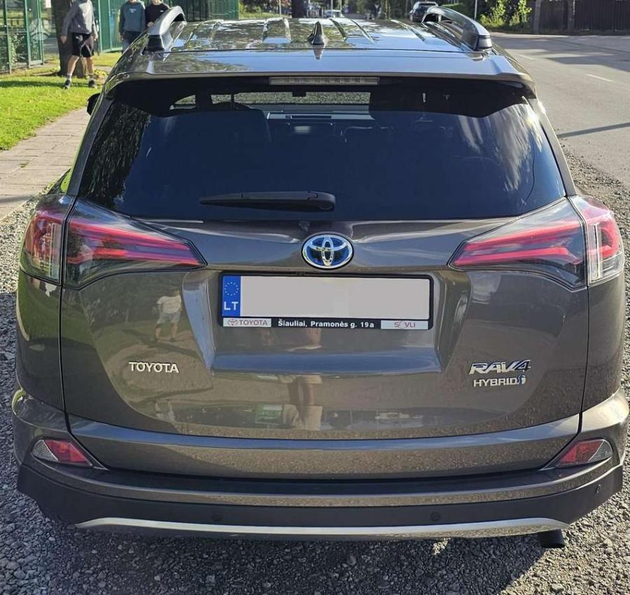Brūns Toyota RAV4 2018 Šauļi, ar dzinēja tilpumu 2.49 L un nobraukumu 56 tūkst. km par 20500 €, foto 8 vietnē AUTOMOTO.COM.LV