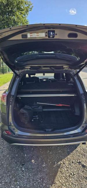 Brūns Toyota RAV4 2018 Šauļi, ar dzinēja tilpumu 2.49 L un nobraukumu 56 tūkst. km par 20500 €, foto 14 vietnē AUTOMOTO.COM.LV
