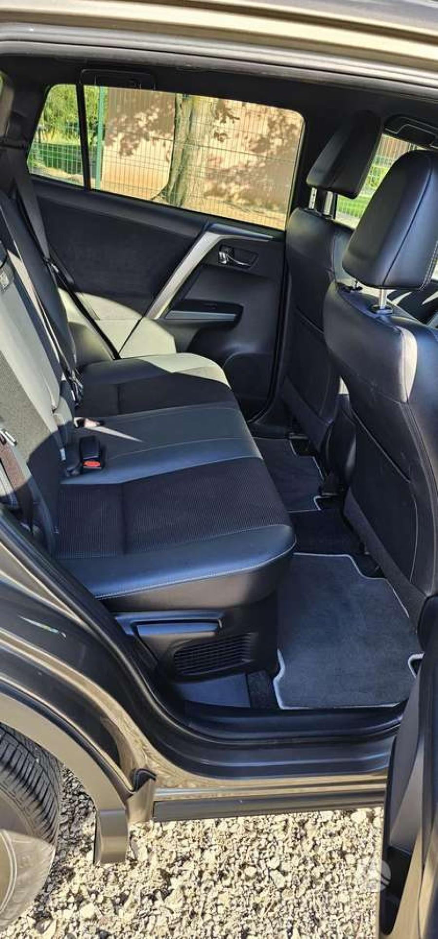 Brūns Toyota RAV4 2018 Šauļi, ar dzinēja tilpumu 2.49 L un nobraukumu 56 tūkst. km par 20500 €, foto 16 vietnē AUTOMOTO.COM.LV
