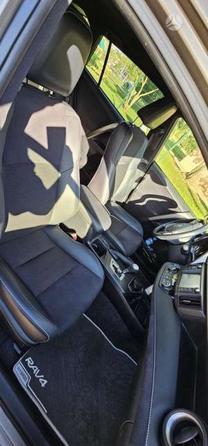 Brūns Toyota RAV4 2018 Šauļi, ar dzinēja tilpumu 2.49 L un nobraukumu 56 tūkst. km par 20500 €, foto 18 vietnē AUTOMOTO.COM.LV