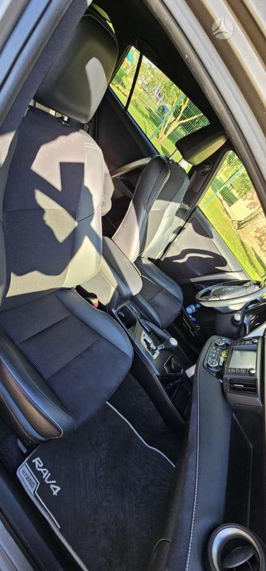 Brūns Toyota RAV4 2018 Šauļi, ar dzinēja tilpumu 2.49 L un nobraukumu 56 tūkst. km par 20500 €, foto 18 vietnē AUTOMOTO.COM.LV