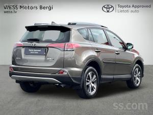 Brūns Toyota RAV4 2018 Jelgava, ar dzinēja tilpumu 2.00 L un nobraukumu 105 tūkst. km par 18490 €, foto 3 vietnē AUTOMOTO.COM.LV