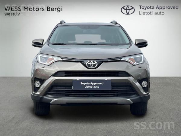 Toyota RAV4 2018 in Jelgava on AUTOMOTO.COM.LV Brown Toyota RAV4 2018 in Jelgava, with an engine capacity of 2.00 L and mileage of 105 thousand km for 18490 €, photo 6 on AUTOMOTO.COM.LV