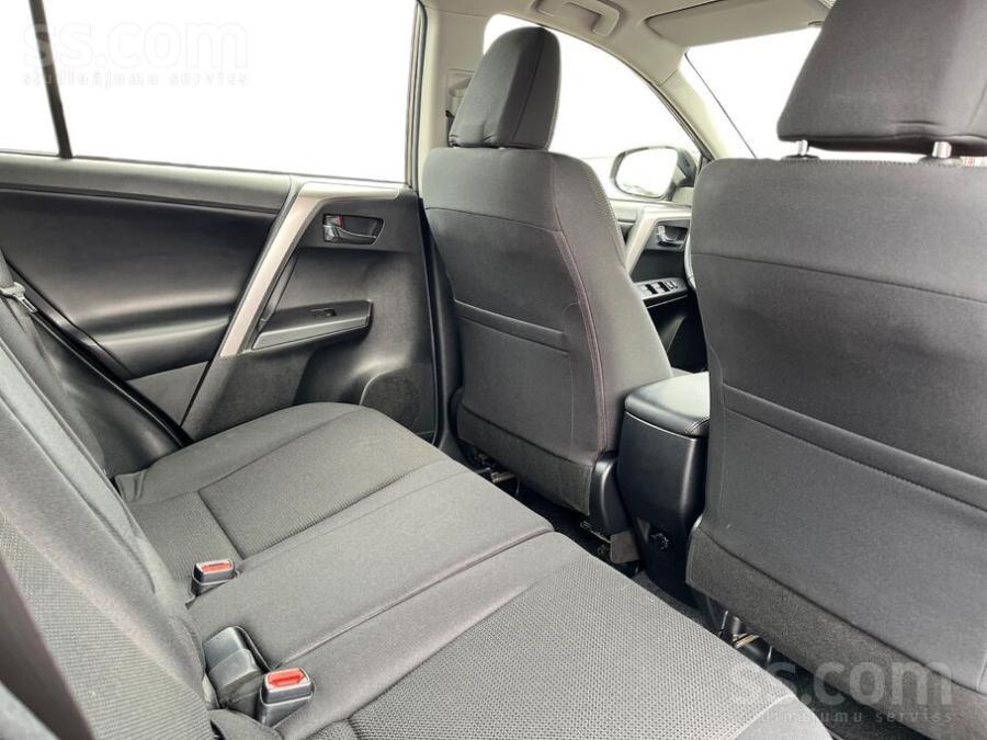 Brūns Toyota RAV4 2018 Jelgava, ar dzinēja tilpumu 2.00 L un nobraukumu 105 tūkst. km par 18490 €, foto 8 vietnē AUTOMOTO.COM.LV