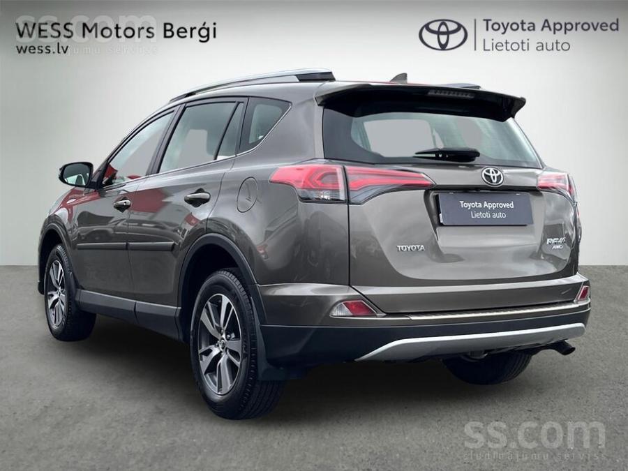 Brūns Toyota RAV4 2018 Jelgava, ar dzinēja tilpumu 2.00 L un nobraukumu 105 tūkst. km par 18490 €, foto 23 vietnē AUTOMOTO.COM.LV