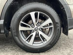 Brūns Toyota RAV4 2018 Jelgava, ar dzinēja tilpumu 2.00 L un nobraukumu 105 tūkst. km par 18490 €, foto 25 vietnē AUTOMOTO.COM.LV