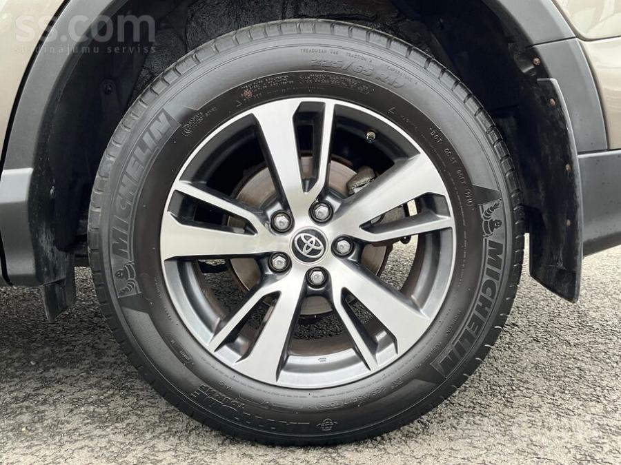 Brūns Toyota RAV4 2018 Jelgava, ar dzinēja tilpumu 2.00 L un nobraukumu 105 tūkst. km par 18490 €, foto 25 vietnē AUTOMOTO.COM.LV