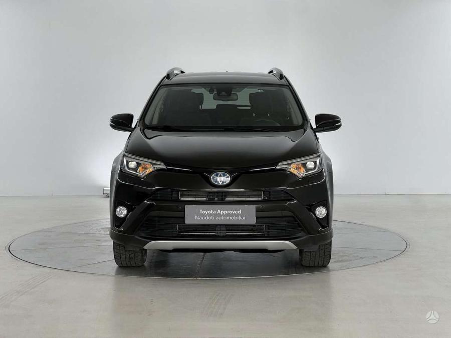 Brown Toyota RAV4 2019 in Vilnius, with an engine capacity of 2.49 L and mileage of 139 thousand km for 24900 €, photo 6 on AUTOMOTO.COM.LV