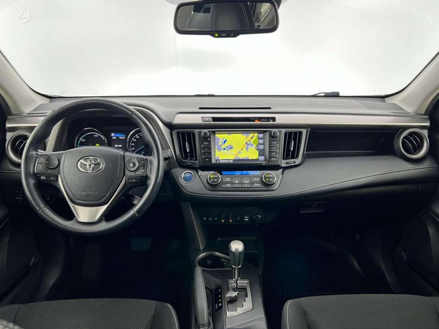 Brown Toyota RAV4 2019 in Vilnius, with an engine capacity of 2.49 L and mileage of 139 thousand km for 24900 €, photo 9 on AUTOMOTO.COM.LV