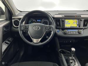 Brown Toyota RAV4 2019 in Vilnius, with an engine capacity of 2.49 L and mileage of 139 thousand km for 24900 €, photo 10 on AUTOMOTO.COM.LV