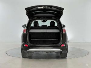 Brown Toyota RAV4 2019 in Vilnius, with an engine capacity of 2.49 L and mileage of 139 thousand km for 24900 €, photo 11 on AUTOMOTO.COM.LV