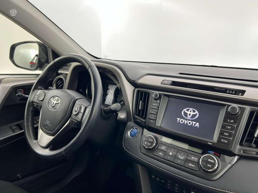Brown Toyota RAV4 2019 in Vilnius, with an engine capacity of 2.49 L and mileage of 139 thousand km for 24900 €, photo 15 on AUTOMOTO.COM.LV