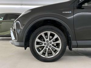 Brown Toyota RAV4 2019 in Vilnius, with an engine capacity of 2.49 L and mileage of 139 thousand km for 24900 €, photo 16 on AUTOMOTO.COM.LV