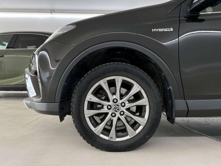 Brown Toyota RAV4 2019 in Vilnius, with an engine capacity of 2.49 L and mileage of 139 thousand km for 24900 €, photo 16 on AUTOMOTO.COM.LV