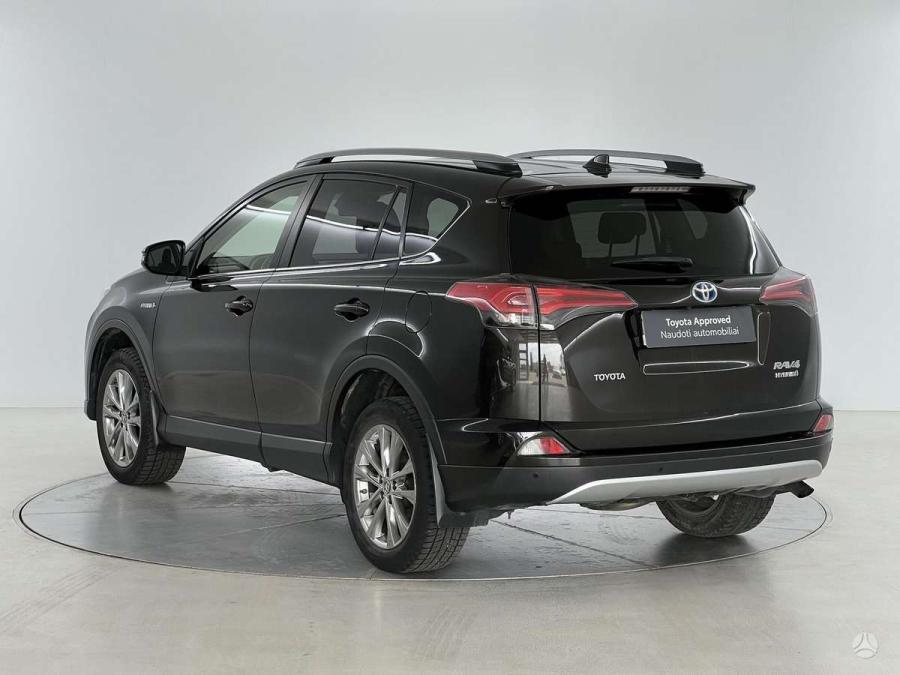 Brown Toyota RAV4 2019 in Vilnius, with an engine capacity of 2.49 L and mileage of 139 thousand km for 24900 €, photo 18 on AUTOMOTO.COM.LV