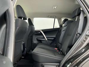 Brown Toyota RAV4 2019 in Vilnius, with an engine capacity of 2.49 L and mileage of 139 thousand km for 24900 €, photo 20 on AUTOMOTO.COM.LV
