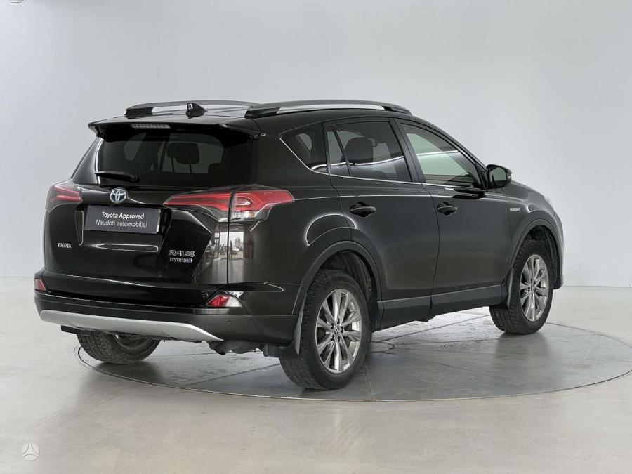 Brown Toyota RAV4 2019 in Vilnius, with an engine capacity of 2.49 L and mileage of 139 thousand km for 24900 €, photo 21 on AUTOMOTO.COM.LV