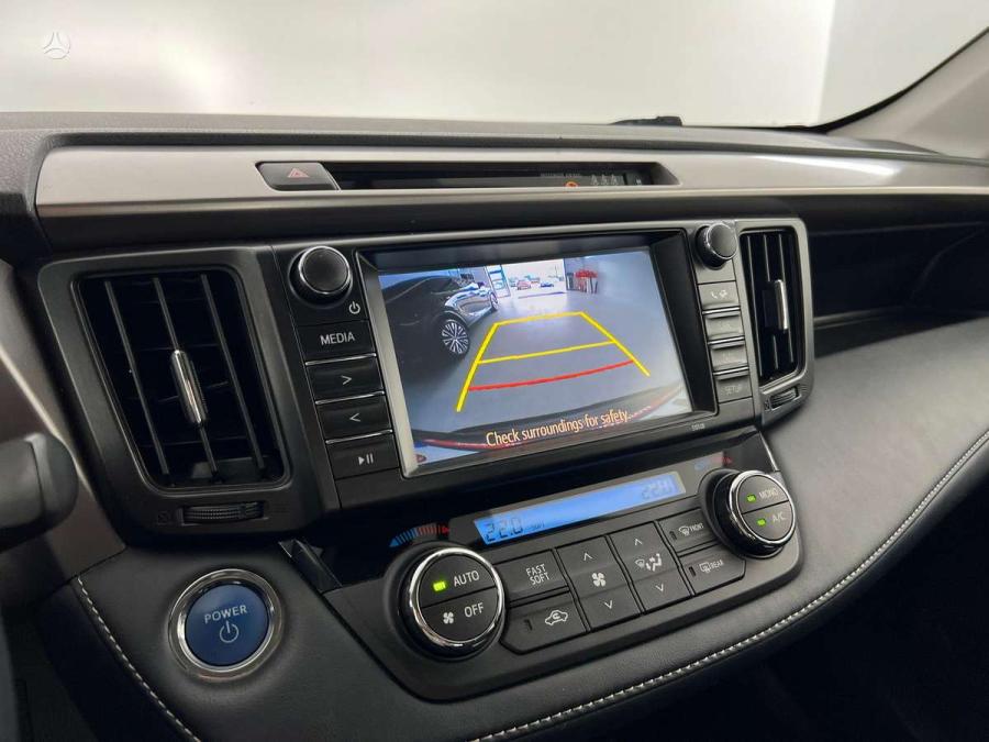 Brown Toyota RAV4 2019 in Vilnius, with an engine capacity of 2.49 L and mileage of 139 thousand km for 24900 €, photo 22 on AUTOMOTO.COM.LV