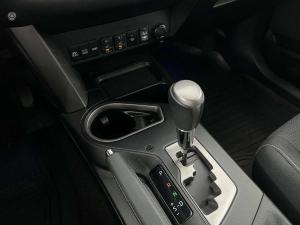 Brown Toyota RAV4 2019 in Vilnius, with an engine capacity of 2.49 L and mileage of 139 thousand km for 24900 €, photo 23 on AUTOMOTO.COM.LV