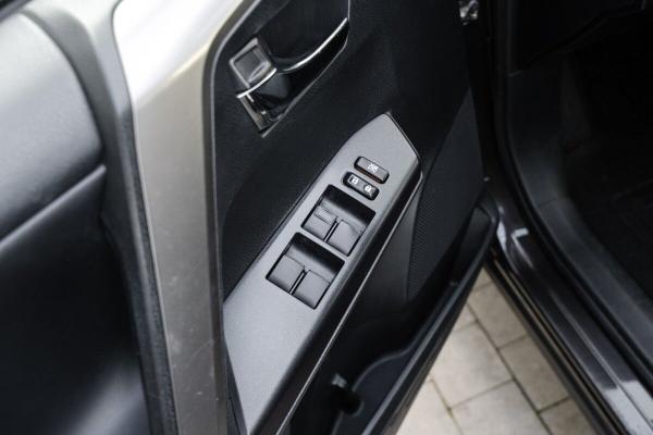 Toyota RAV4 2019 Mārupe vietnē Brūns Toyota RAV4 2019 Mārupe, ar dzinēja tilpumu 2.50 L un nobraukumu 133 tūkst. km par 17500 €, foto 8 vietnē AUTOMOTO.COM.LV