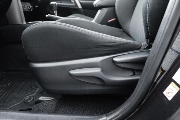 Toyota RAV4 2019 Mārupe vietnē Brūns Toyota RAV4 2019 Mārupe, ar dzinēja tilpumu 2.50 L un nobraukumu 133 tūkst. km par 17500 €, foto 9 vietnē AUTOMOTO.COM.LV