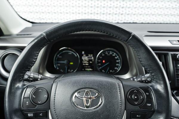 Toyota RAV4 2019 Mārupe vietnē Brūns Toyota RAV4 2019 Mārupe, ar dzinēja tilpumu 2.50 L un nobraukumu 133 tūkst. km par 17500 €, foto 10 vietnē AUTOMOTO.COM.LV