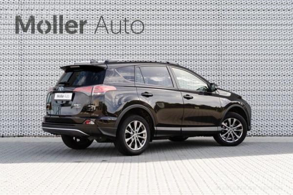 Toyota RAV4 2019 Rīga vietnē Brūns Toyota RAV4 2019 Rīga, ar dzinēja tilpumu 2.50 L un nobraukumu 133 tūkst. km par 17500 €, foto 5 vietnē AUTOMOTO.COM.LV
