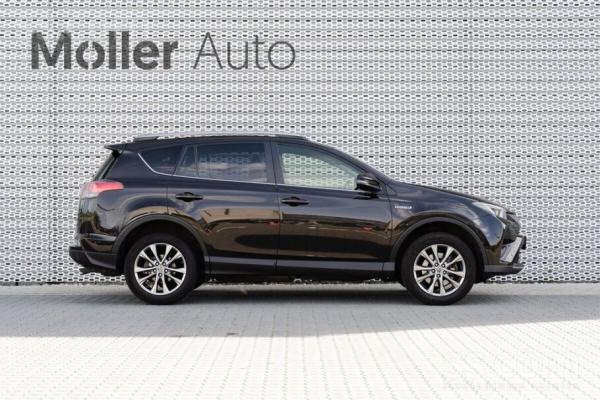 Toyota RAV4 2019 Rīga vietnē Brūns Toyota RAV4 2019 Rīga, ar dzinēja tilpumu 2.50 L un nobraukumu 133 tūkst. km par 17500 €, foto 6 vietnē AUTOMOTO.COM.LV