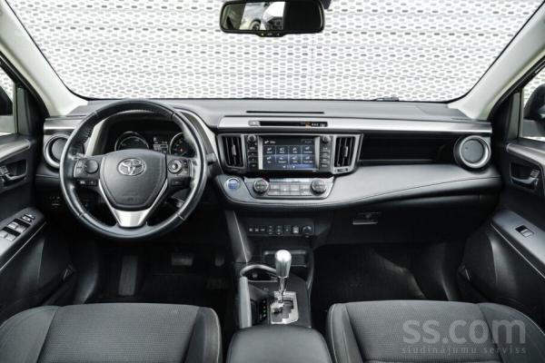Toyota RAV4 2019 Rīga vietnē Brūns Toyota RAV4 2019 Rīga, ar dzinēja tilpumu 2.50 L un nobraukumu 133 tūkst. km par 17500 €, foto 7 vietnē AUTOMOTO.COM.LV
