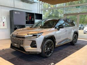 Brūns Toyota RAV4 2026 Panevēža, ar dzinēja tilpumu 2.49 L un nobraukumu 0 tūkst. km par 44750 €, foto  vietnē AUTOMOTO.COM.LV