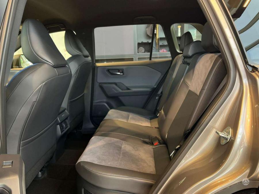 Brūns Toyota RAV4 2026 Panevēža, ar dzinēja tilpumu 2.49 L un nobraukumu 0 tūkst. km par 44750 €, foto 14 vietnē AUTOMOTO.COM.LV