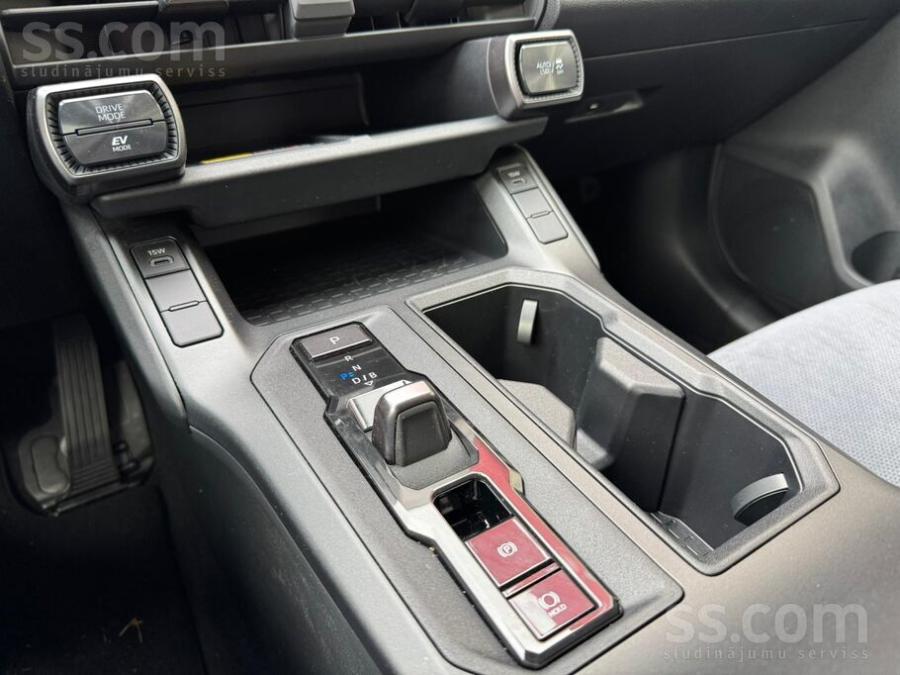 Brūns Toyota RAV4 2026 Rīga, ar dzinēja tilpumu 2.50 L un nobraukumu 12 tūkst. km par 41850 €, foto 16 vietnē AUTOMOTO.COM.LV