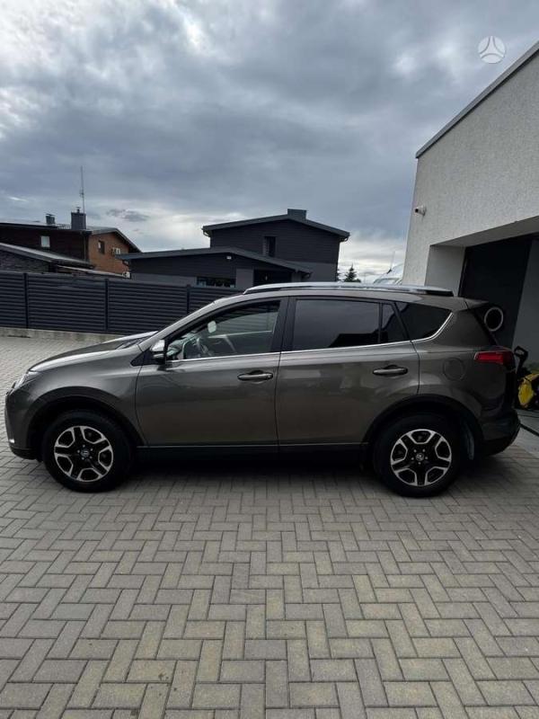 Brūns Toyota RAV4 2017 Kauņa, ar dzinēja tilpumu 2.00 L un nobraukumu 175 tūkst. km par 15500 €, foto 3 vietnē AUTOMOTO.COM.LV