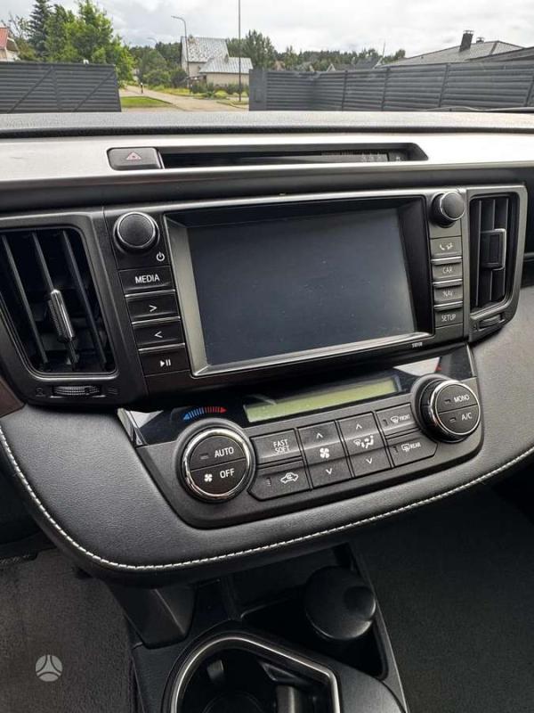 Brūns Toyota RAV4 2017 Kauņa, ar dzinēja tilpumu 2.00 L un nobraukumu 175 tūkst. km par 15500 €, foto 10 vietnē AUTOMOTO.COM.LV
