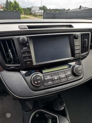 Brown Toyota RAV4 2017 in Kaunas, with an engine capacity of 2.00 L and mileage of 175 thousand km for 15500 €, photo 11 on AUTOMOTO.COM.LV