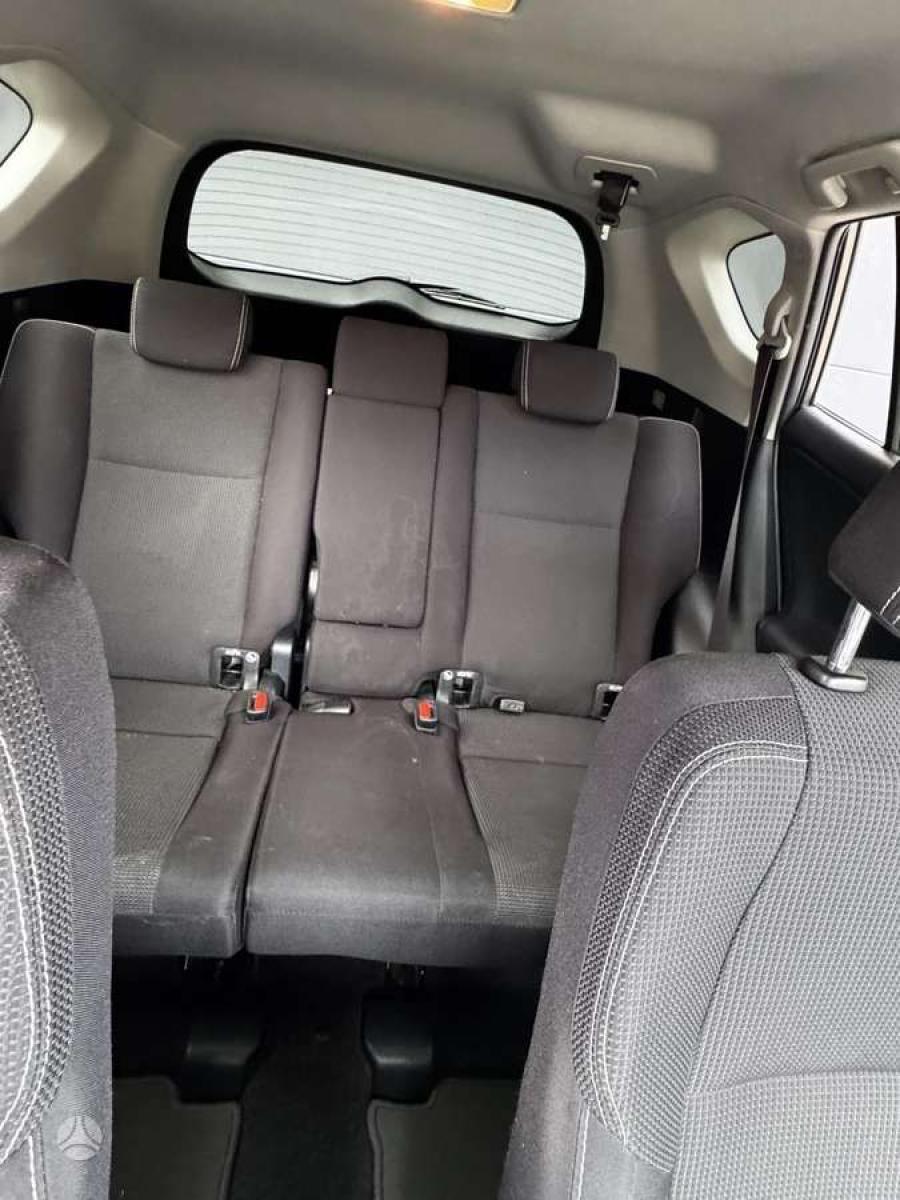 Brown Toyota RAV4 2017 in Kaunas, with an engine capacity of 2.00 L and mileage of 175 thousand km for 15500 €, photo 13 on AUTOMOTO.COM.LV