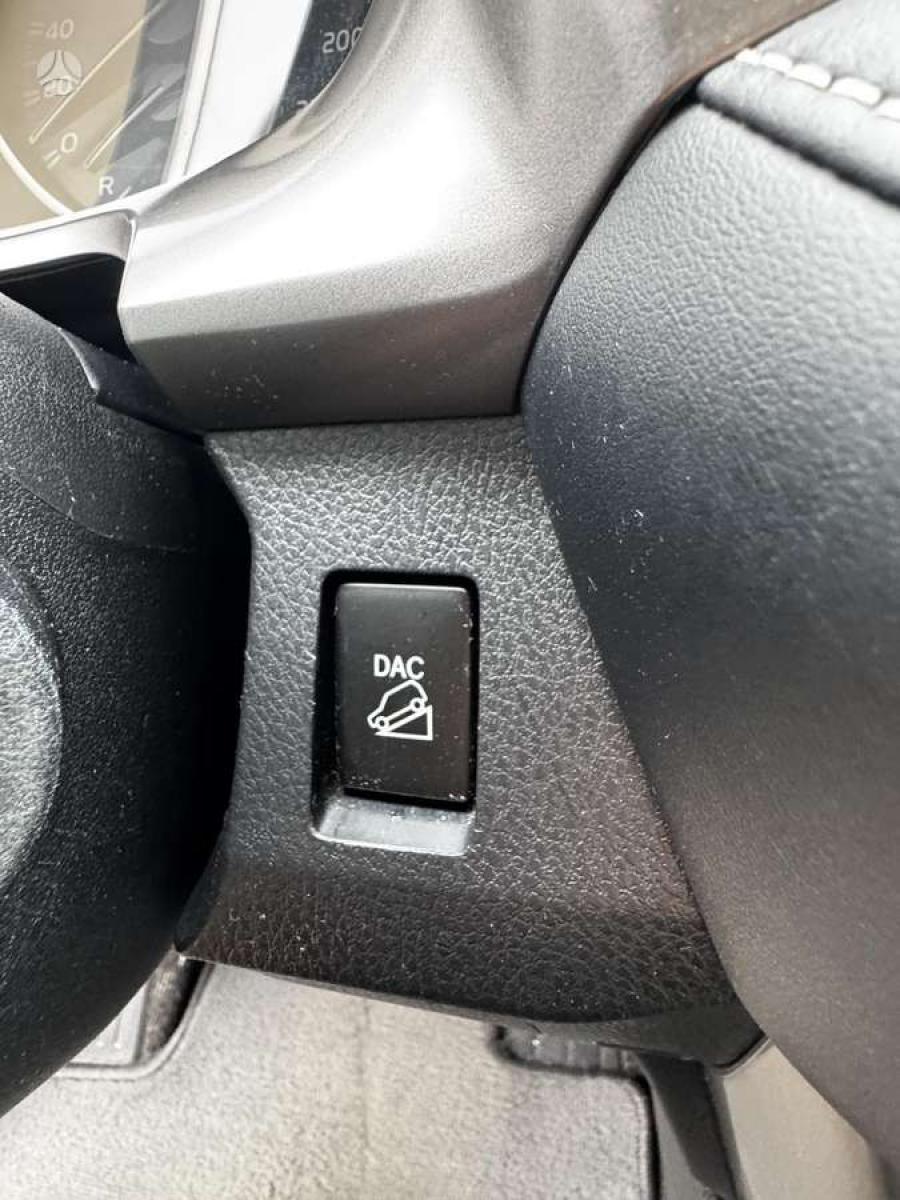Brown Toyota RAV4 2017 in Kaunas, with an engine capacity of 2.00 L and mileage of 175 thousand km for 15500 €, photo 16 on AUTOMOTO.COM.LV
