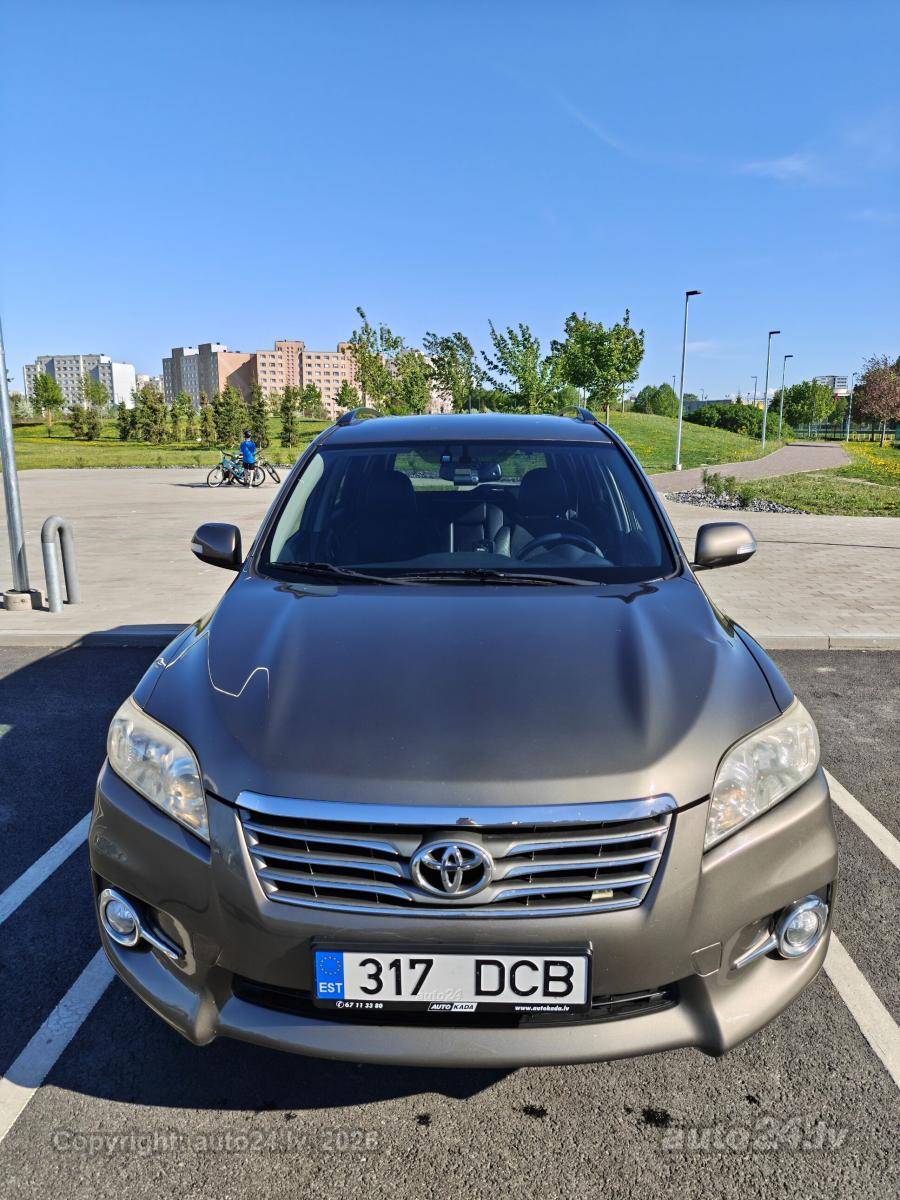 Brūns Toyota RAV4 2012 Tallina, ar dzinēja tilpumu 2.20 L un nobraukumu 234 tūkst. km par 7500 €, foto 6 vietnē AUTOMOTO.COM.LV
