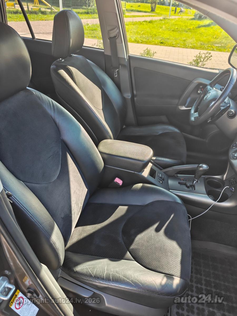 Brūns Toyota RAV4 2012 Tallina, ar dzinēja tilpumu 2.20 L un nobraukumu 234 tūkst. km par 7500 €, foto 8 vietnē AUTOMOTO.COM.LV