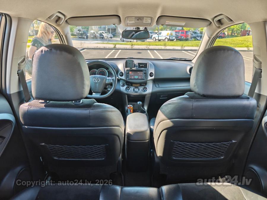 Brūns Toyota RAV4 2012 Tallina, ar dzinēja tilpumu 2.20 L un nobraukumu 234 tūkst. km par 7500 €, foto 10 vietnē AUTOMOTO.COM.LV