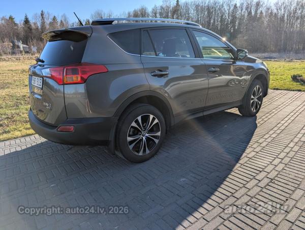 Brown Toyota RAV4 2014 in Tallinn, with an engine capacity of 2.00 L and mileage of 289 thousand km for 11999 €, photo 2 on AUTOMOTO.COM.LV