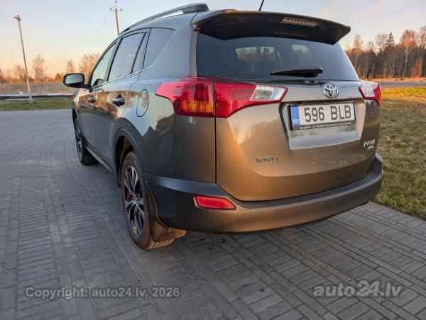 Brown Toyota RAV4 2014 in Tallinn, with an engine capacity of 2.00 L and mileage of 289 thousand km for 11999 €, photo 3 on AUTOMOTO.COM.LV
